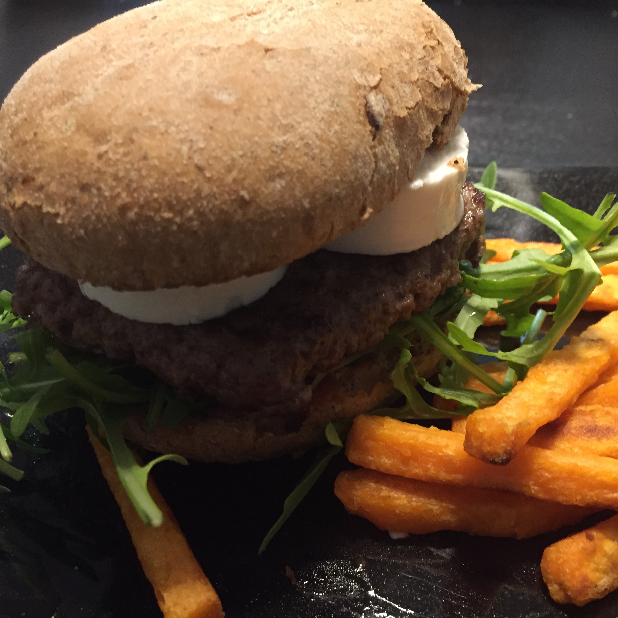 Täydellinen Chevre burger - Reseptit.blogReseptit.blog